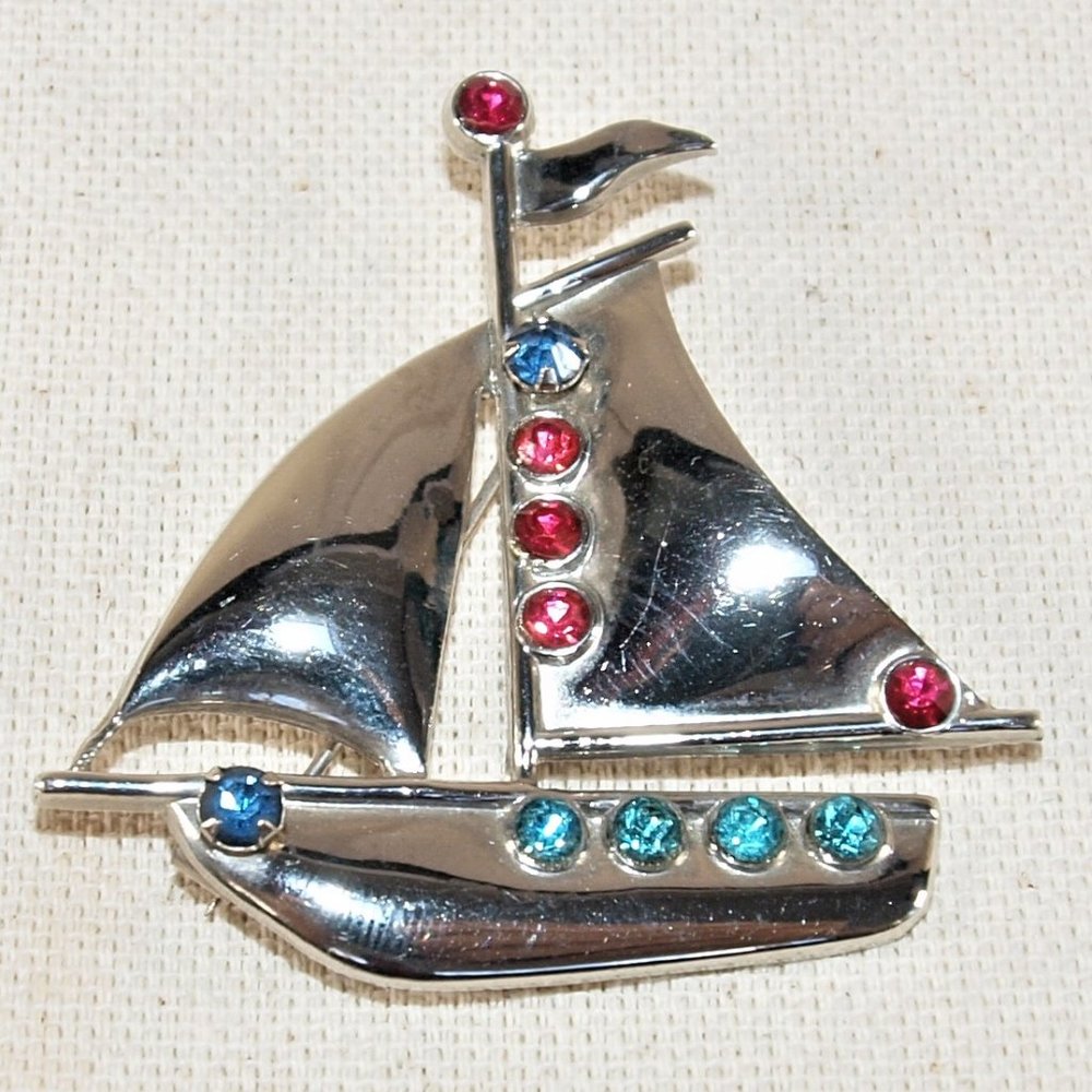 Coro Vintage Sailboat 1940’s Brooch W/Rhinestones - Gem